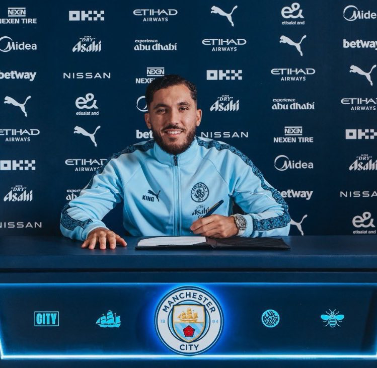 The Busy bodies – The Sports Buff ⚽️ ⚾️ 🏈